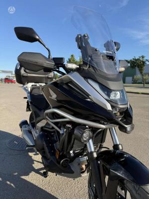 Black Honda NC 2025 in Siauliai, with an engine capacity of 0.75 L and mileage of 7 thousand km for 9000 €, photo 6 on AUTOMOTO.COM.LV