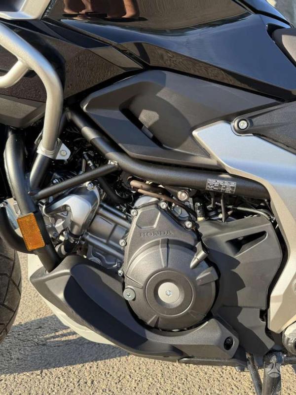 Black Honda NC 2025 in Siauliai, with an engine capacity of 0.75 L and mileage of 7 thousand km for 9000 €, photo 9 on AUTOMOTO.COM.LV