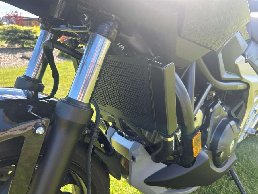 Black Honda NC 2025 in Panevezys, with an engine capacity of 0.75 L and mileage of 4 thousand km for 8100 €, photo 6 on AUTOMOTO.COM.LV