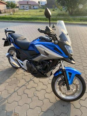 Blue Honda NC 2017 in Vilnius, with an engine capacity of 0.75 L and mileage of 37 thousand km for 5000 €, photo 3 on AUTOMOTO.COM.LV