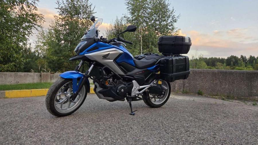 Blue Honda NC 2019 in Visaginas, with an engine capacity of 0.75 L and mileage of 13 thousand km for 4800 €, photo 3 on AUTOMOTO.COM.LV