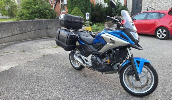 Blue Honda NC 2019 in Visaginas, with an engine capacity of 0.75 L and mileage of 13 thousand km for 4800 €, photo 4 on AUTOMOTO.COM.LV