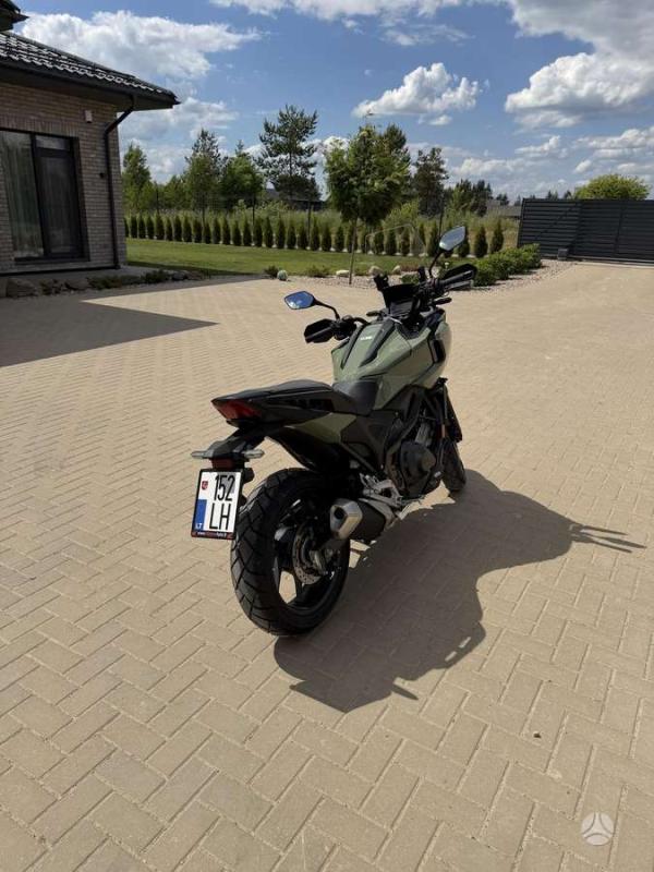 Green Honda NC 2026 in Vilnius, with an engine capacity of 0.75 L and mileage of 0 thousand km for 10200 €, photo 3 on AUTOMOTO.COM.LV