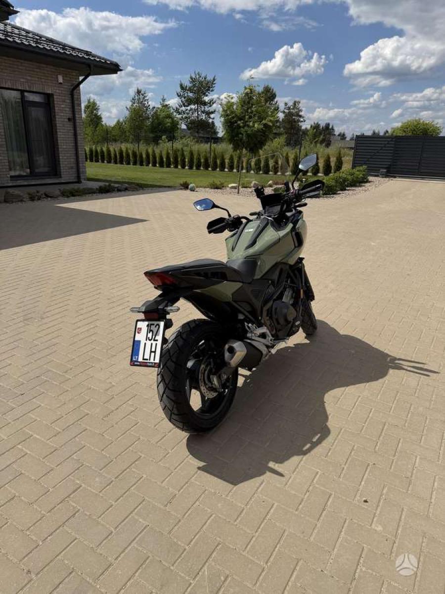 Green Honda NC 2026 in Vilnius, with an engine capacity of 0.75 L and mileage of 0 thousand km for 10200 €, photo 3 on AUTOMOTO.COM.LV