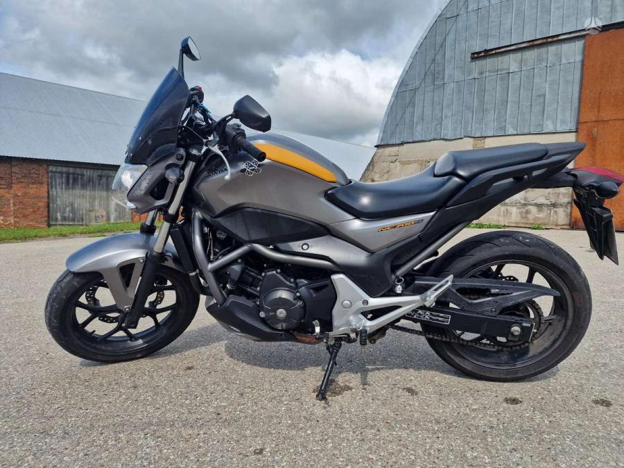 Grey Honda NC 2012 in Sakiai, with an engine capacity of 0.70 L and mileage of 55 thousand km for 2600 €, photo 1 on AUTOMOTO.COM.LV