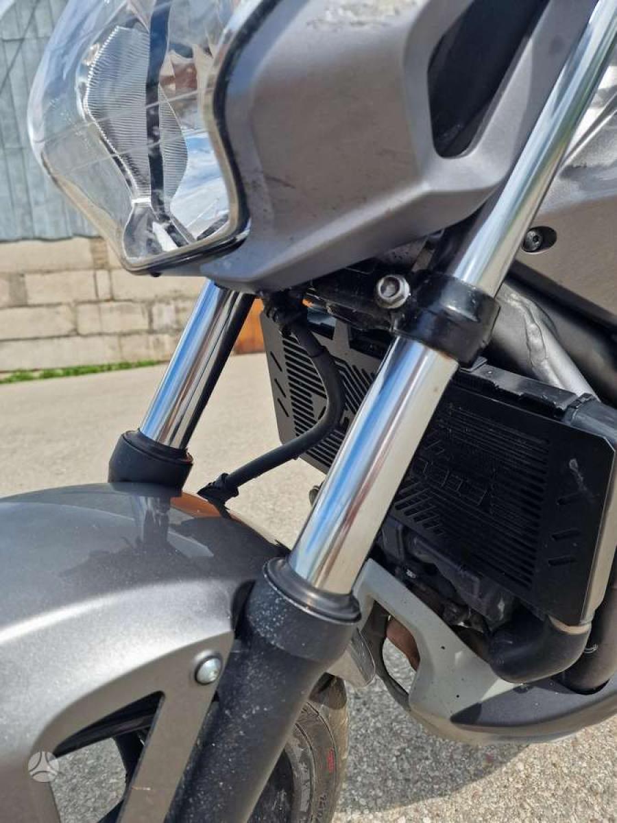 Grey Honda NC 2012 in Sakiai, with an engine capacity of 0.70 L and mileage of 55 thousand km for 2600 €, photo 11 on AUTOMOTO.COM.LV