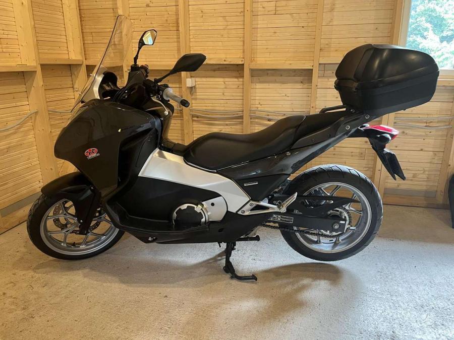 Grey Honda NC 2012 in Kaunas, with an engine capacity of 0.67 L and mileage of 17 thousand km for 4000 €, photo 5 on AUTOMOTO.COM.LV