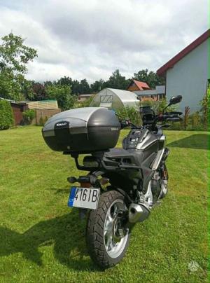 Pelēks Honda NC 2016 Kauņa, ar dzinēja tilpumu 0.75 L un nobraukumu 39 tūkst. km par 5100 €, foto 4 vietnē AUTOMOTO.COM.LV