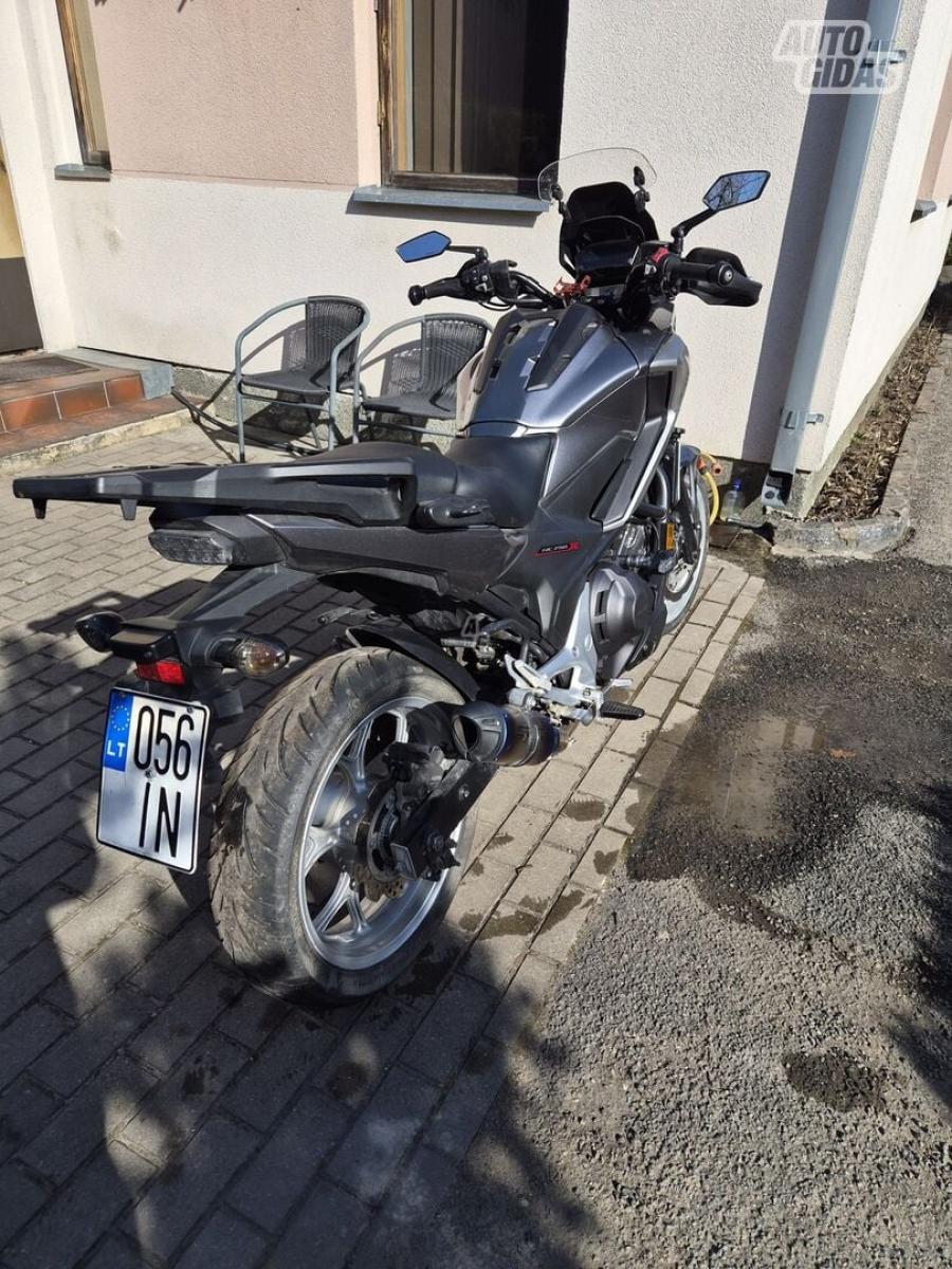 Grey Honda NC 2018 in Utena, with an engine capacity of 0.75 L and mileage of 31 thousand km for 4300 €, photo 2 on AUTOMOTO.COM.LV