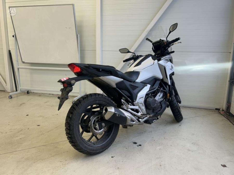 Grey Honda NC 2022 in Radviliskis, with an engine capacity of 0.75 L and mileage of 25 thousand km for 4250 €, photo 5 on AUTOMOTO.COM.LV