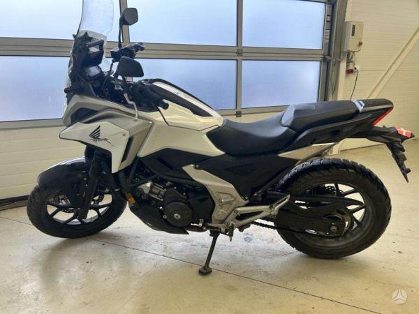 Grey Honda NC 2022 in Radviliskis, with an engine capacity of 0.75 L and mileage of 25 thousand km for 4250 €, photo 5 on AUTOMOTO.COM.LV