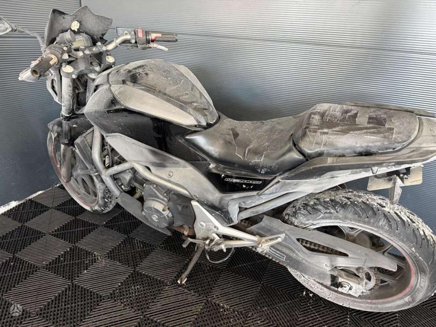 Honda NC 2012 Tauragė, ar dzinēja tilpumu 0.70 L un nobraukumu 38 tūkst. km par 2100 €, foto 7 vietnē AUTOMOTO.COM.LV