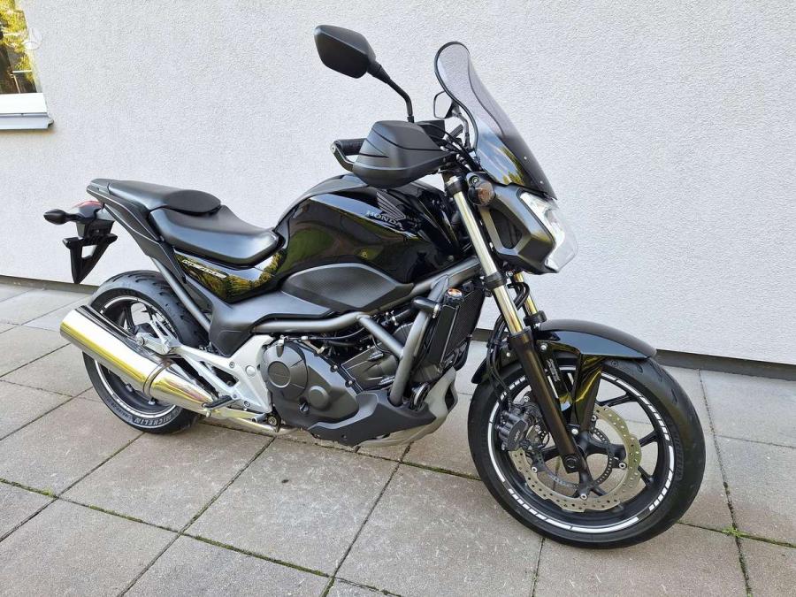 Honda NC 2012 in Prienai, with an engine capacity of 0.67 L and mileage of 28 thousand km for 3450 €, photo 8 on AUTOMOTO.COM.LV