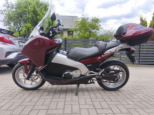 Honda NC 2012 in Klaipeda, with an engine capacity of 0.70 L and mileage of 31 thousand km for 2950 €, photo 2 on AUTOMOTO.COM.LV
