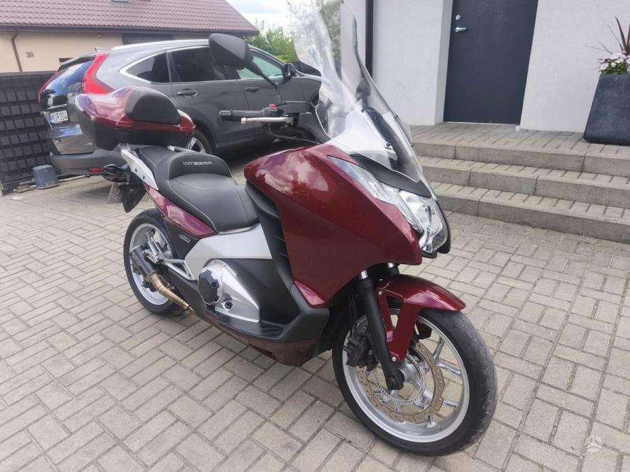 Honda NC 2012 in Klaipeda, with an engine capacity of 0.70 L and mileage of 31 thousand km for 2950 €, photo 4 on AUTOMOTO.COM.LV