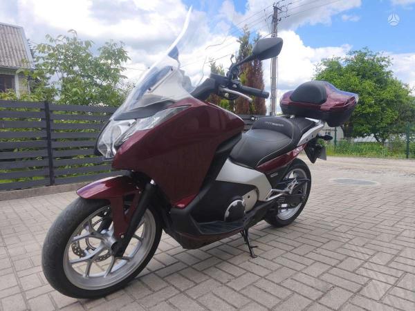 Honda NC 2012 in Klaipeda, with an engine capacity of 0.70 L and mileage of 31 thousand km for 2950 €, photo 4 on AUTOMOTO.COM.LV