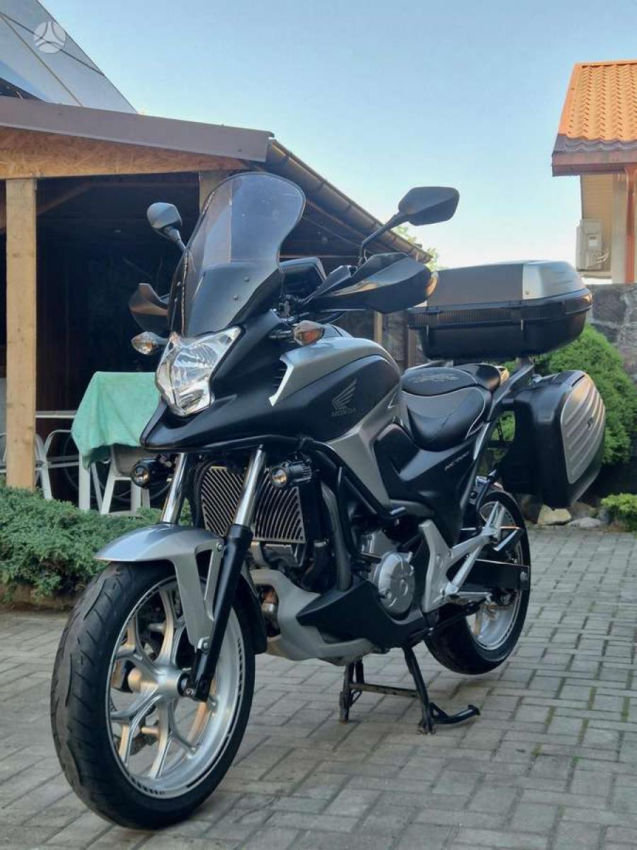Honda NC 2013 in Prienai, with an engine capacity of 0.70 L and mileage of 41 thousand km for 4250 €, photo 1 on AUTOMOTO.COM.LV