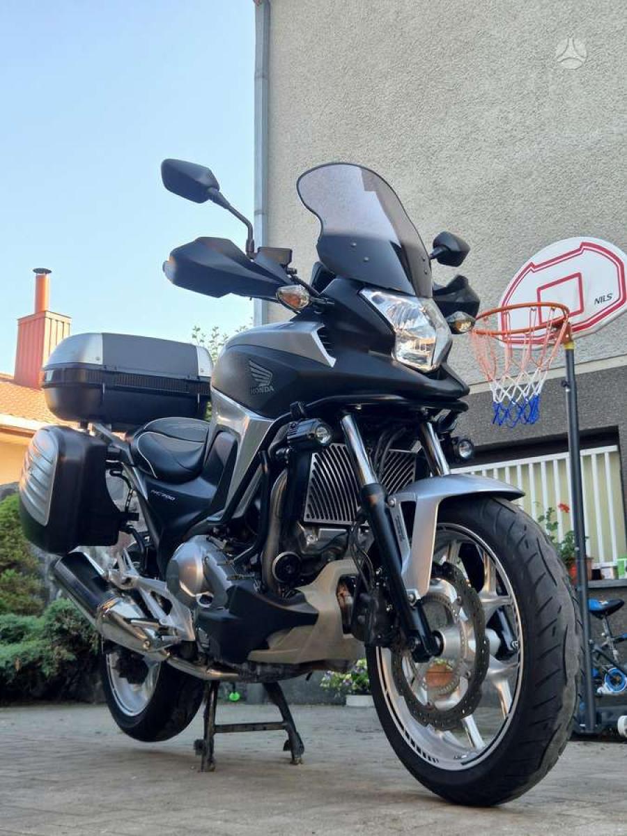 Honda NC 2013 in Prienai, with an engine capacity of 0.70 L and mileage of 41 thousand km for 4250 €, photo 3 on AUTOMOTO.COM.LV