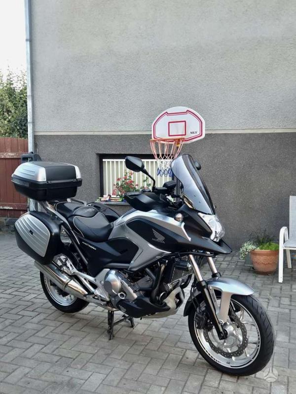 Honda NC 2013 in Prienai, with an engine capacity of 0.70 L and mileage of 41 thousand km for 4250 €, photo 4 on AUTOMOTO.COM.LV