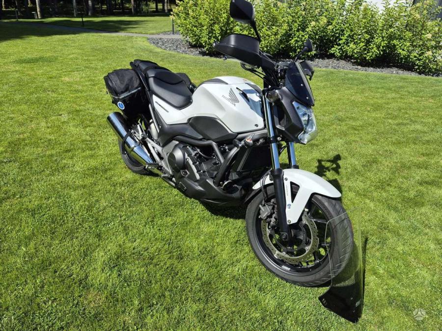 Honda NC 2014 in Vilnius, with an engine capacity of 0.75 L and mileage of 23 thousand km for 3900 €, photo 3 on AUTOMOTO.COM.LV