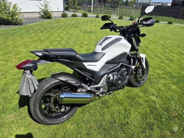 Honda NC 2014 in Vilnius, with an engine capacity of 0.75 L and mileage of 23 thousand km for 3900 €, photo 3 on AUTOMOTO.COM.LV