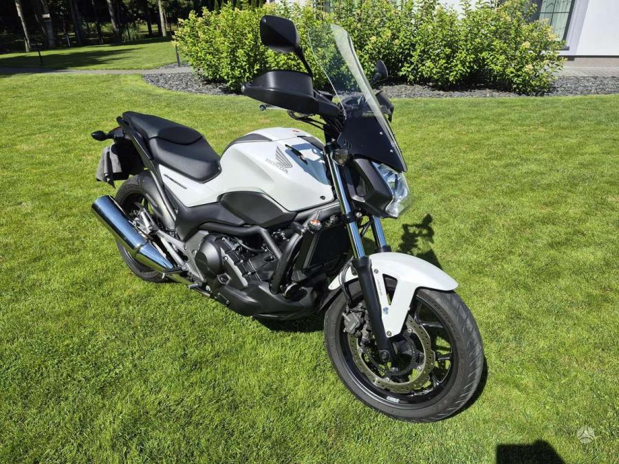 Honda NC 2014 in Vilnius, with an engine capacity of 0.75 L and mileage of 23 thousand km for 3900 €, photo 6 on AUTOMOTO.COM.LV