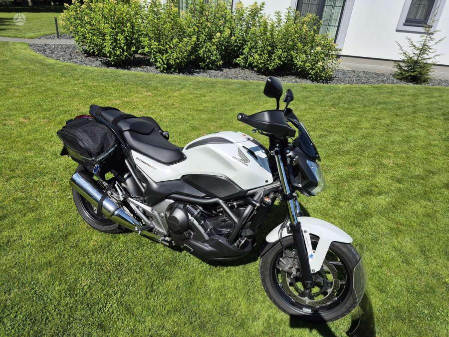 Honda NC 2014 in Vilnius, with an engine capacity of 0.75 L and mileage of 23 thousand km for 3900 €, photo 13 on AUTOMOTO.COM.LV