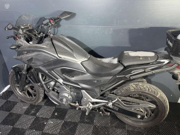 Honda NC 2015 in Taurage, with an engine capacity of 0.75 L and mileage of 18 thousand km for 2300 €, photo 2 on AUTOMOTO.COM.LV