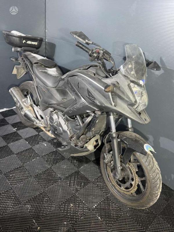Honda NC 2015 in Taurage, with an engine capacity of 0.75 L and mileage of 18 thousand km for 2300 €, photo 7 on AUTOMOTO.COM.LV