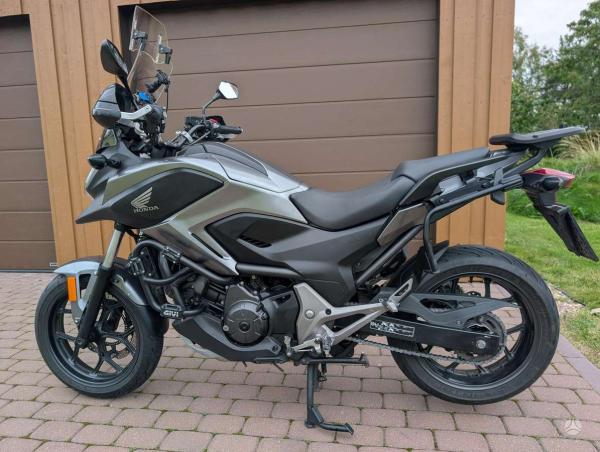 Honda NC 2016 Jurbarkas, ar dzinēja tilpumu 0.75 L un nobraukumu 37 tūkst. km par 5240 €, foto 1 vietnē AUTOMOTO.COM.LV