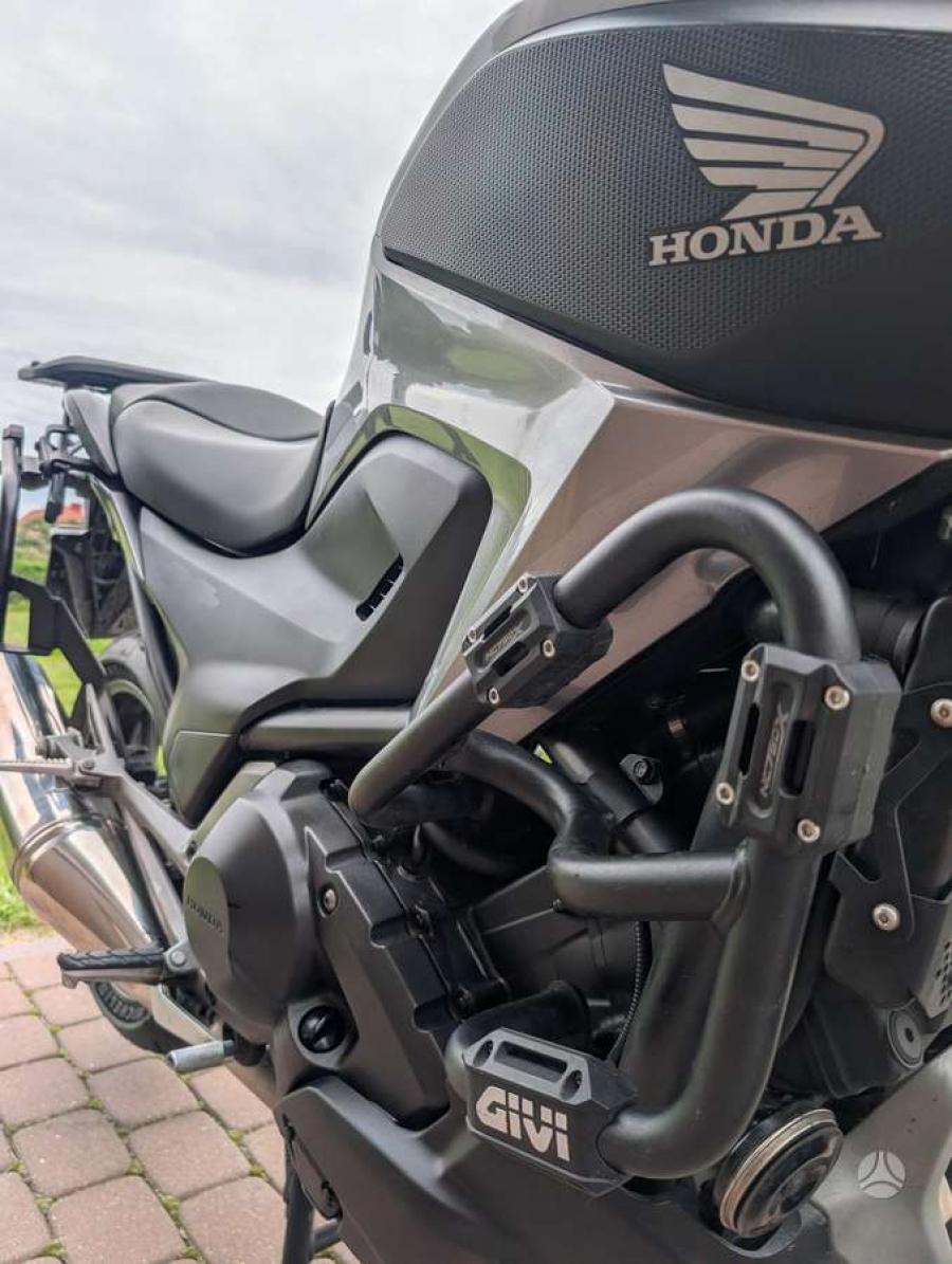 Honda NC 2016 Jurbarkas, ar dzinēja tilpumu 0.75 L un nobraukumu 37 tūkst. km par 5240 €, foto 24 vietnē AUTOMOTO.COM.LV