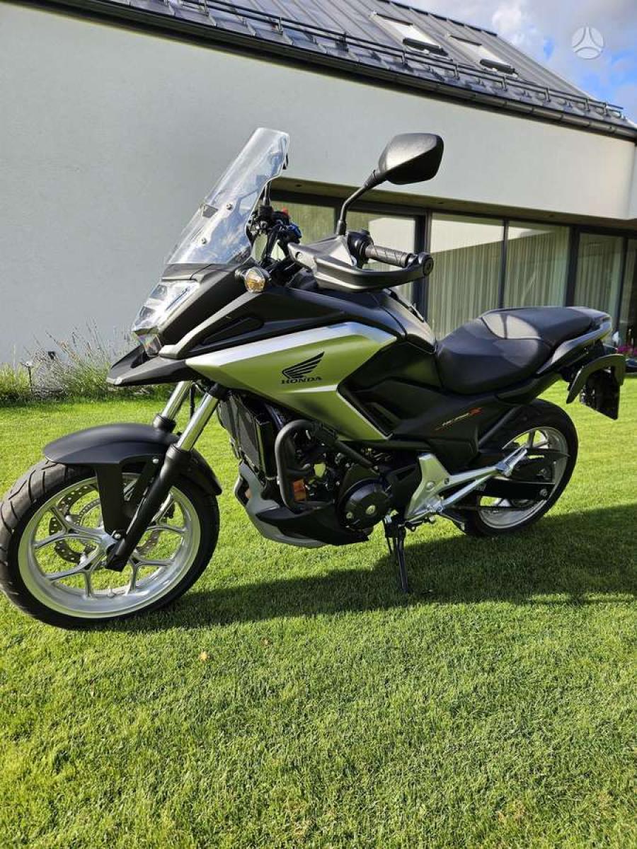 Honda NC 2017 in Vilnius, with an engine capacity of 0.75 L and mileage of 37 thousand km for 5400 €, photo 3 on AUTOMOTO.COM.LV