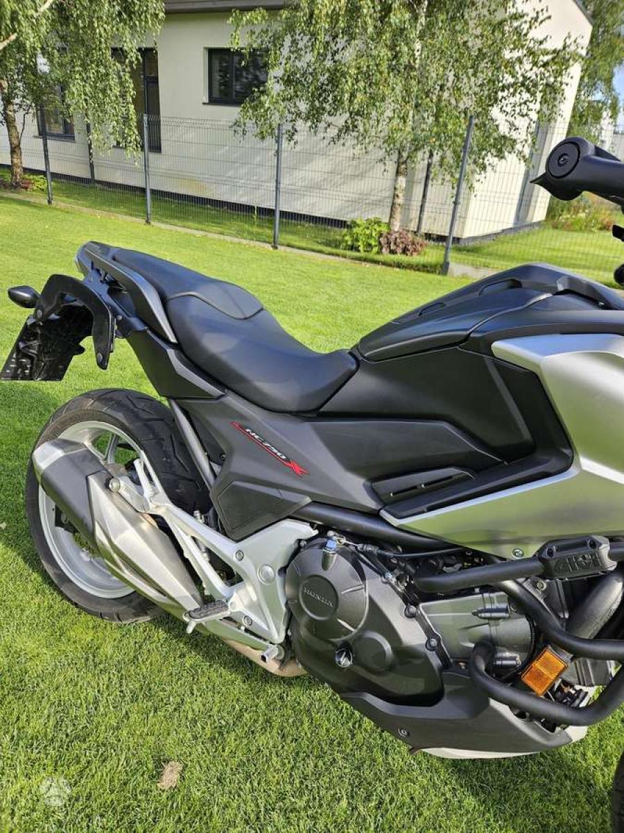 Honda NC 2017 in Vilnius, with an engine capacity of 0.75 L and mileage of 37 thousand km for 5400 €, photo 4 on AUTOMOTO.COM.LV