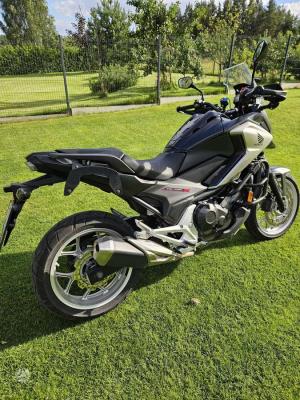 Honda NC 2017 in Vilnius, with an engine capacity of 0.75 L and mileage of 37 thousand km for 5400 €, photo 6 on AUTOMOTO.COM.LV