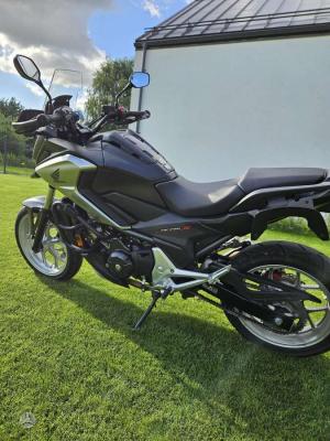 Honda NC 2017 in Vilnius, with an engine capacity of 0.75 L and mileage of 37 thousand km for 5400 €, photo 7 on AUTOMOTO.COM.LV