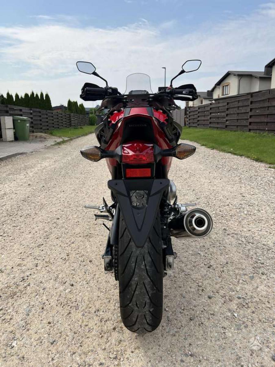 Red Honda NC 2012 in Vilnius, with an engine capacity of 0.70 L and mileage of 14 thousand km for 3900 €, photo 7 on AUTOMOTO.COM.LV