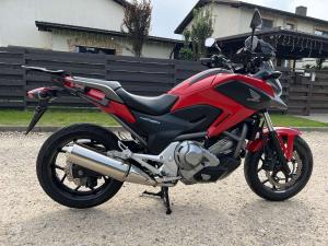 Red Honda NC 2012 in Vilnius, with an engine capacity of 0.70 L and mileage of 14 thousand km for 3900 €, photo 10 on AUTOMOTO.COM.LV