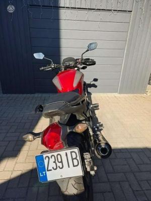 Red Honda NC 2014 in Kaunas, with an engine capacity of 0.75 L and mileage of 23 thousand km for 3449 €, photo 7 on AUTOMOTO.COM.LV