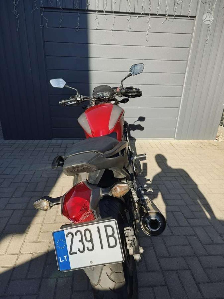 Red Honda NC 2014 in Kaunas, with an engine capacity of 0.75 L and mileage of 23 thousand km for 3449 €, photo 8 on AUTOMOTO.COM.LV