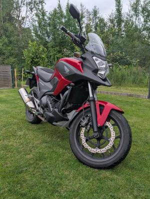 Red Honda NC 2015 in Vilnius, with an engine capacity of 0.75 L and mileage of 29 thousand km for 4700 €, photo 4 on AUTOMOTO.COM.LV