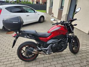 Sarkans Honda NC 2015 Klaipėda, ar dzinēja tilpumu 0.75 L un nobraukumu 34 tūkst. km par 3500 €, foto  vietnē AUTOMOTO.COM.LV