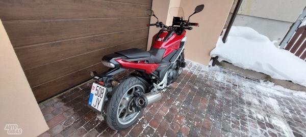 Sarkans Honda NC 2016 Šauļi, ar dzinēja tilpumu 0.75 L un nobraukumu 75 tūkst. km par 4000 €, foto 3 vietnē AUTOMOTO.COM.LV