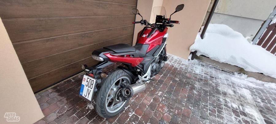 Sarkans Honda NC 2016 Šauļi, ar dzinēja tilpumu 0.75 L un nobraukumu 75 tūkst. km par 4000 €, foto 3 vietnē AUTOMOTO.COM.LV