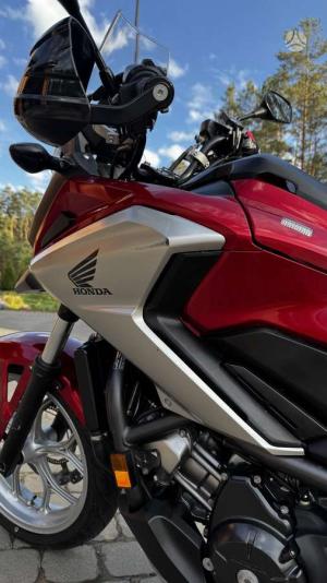 Red Honda NC 2018 in Vilnius, with an engine capacity of 0.75 L and mileage of 0 thousand km for 5300 €, photo 7 on AUTOMOTO.COM.LV