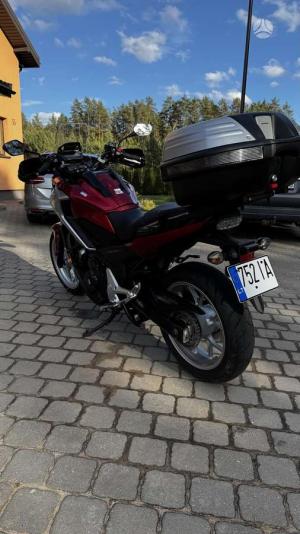 Red Honda NC 2018 in Vilnius, with an engine capacity of 0.75 L and mileage of 0 thousand km for 5300 €, photo 8 on AUTOMOTO.COM.LV