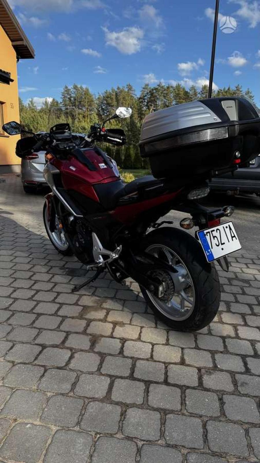 Red Honda NC 2018 in Vilnius, with an engine capacity of 0.75 L and mileage of 0 thousand km for 5300 €, photo 8 on AUTOMOTO.COM.LV
