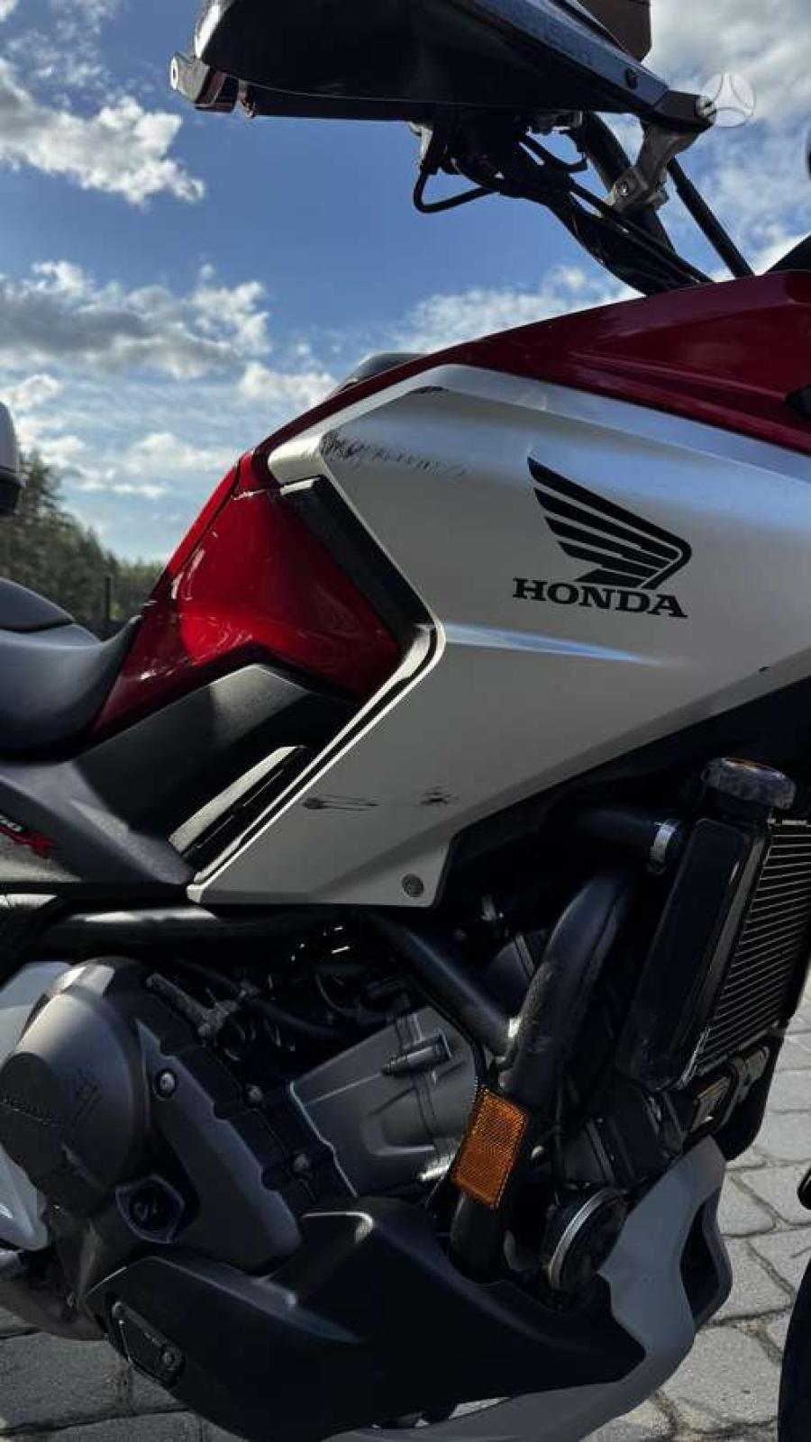 Red Honda NC 2018 in Vilnius, with an engine capacity of 0.75 L and mileage of 0 thousand km for 5300 €, photo 10 on AUTOMOTO.COM.LV
