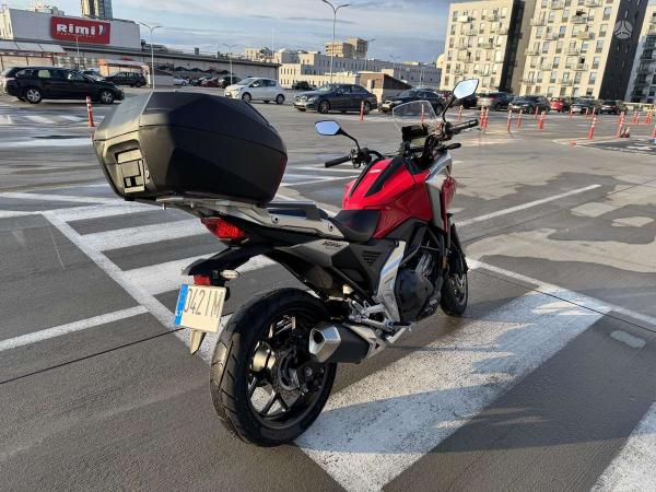 Sarkans Honda NC 2021 Viļņa, ar dzinēja tilpumu 0.75 L un nobraukumu 9 tūkst. km par 7500 €, foto 4 vietnē AUTOMOTO.COM.LV