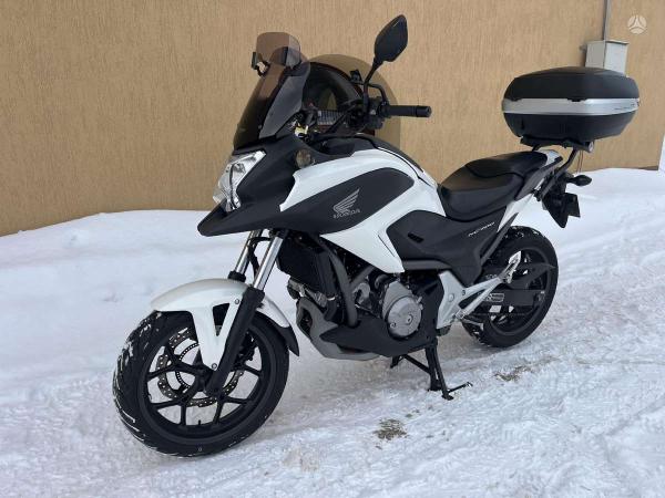 Balts Honda NC 2013 Tauragė, ar dzinēja tilpumu 0.67 L un nobraukumu 22 tūkst. km par 3300 €, foto 1 vietnē AUTOMOTO.COM.LV
