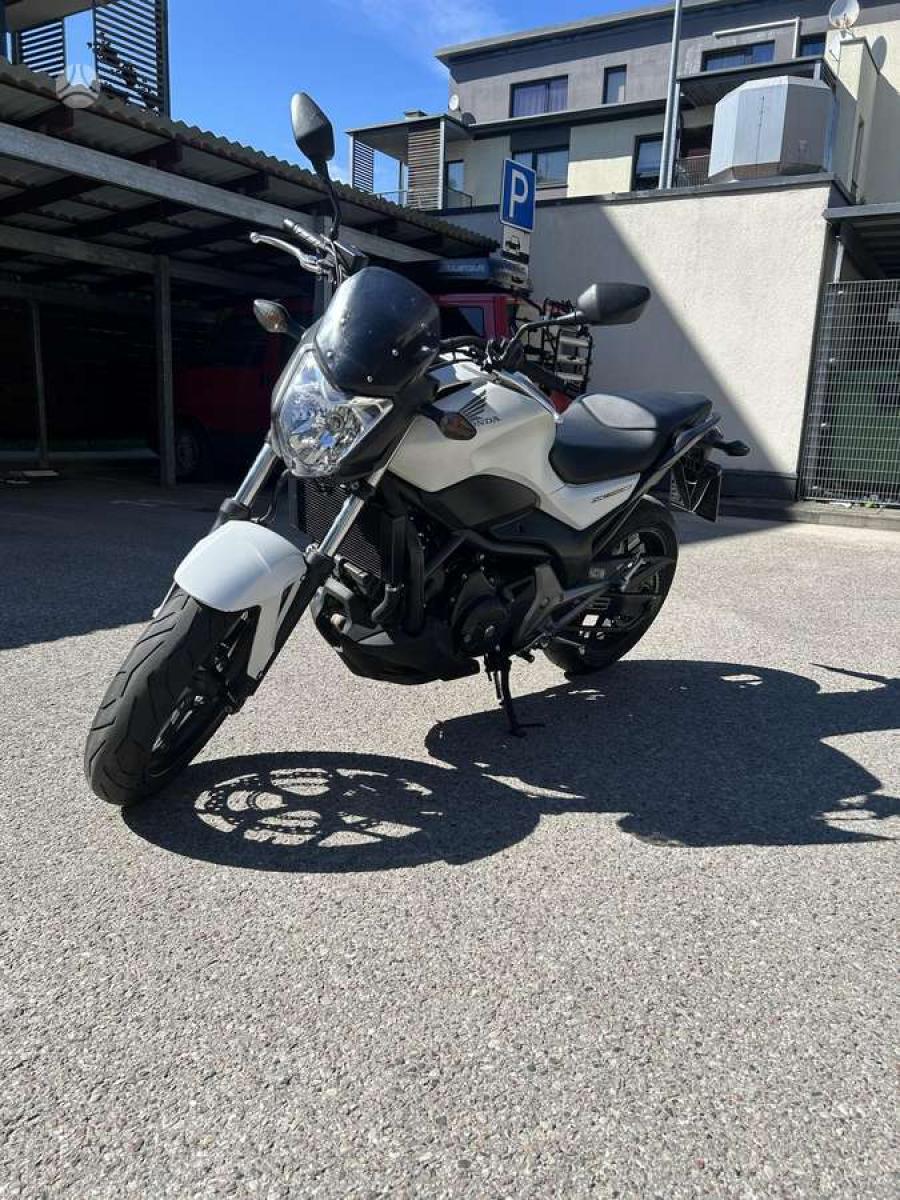 Balts Honda NC 2016 Viļņa, ar dzinēja tilpumu 0.75 L un nobraukumu 16 tūkst. km par 4800 €, foto 1 vietnē AUTOMOTO.COM.LV